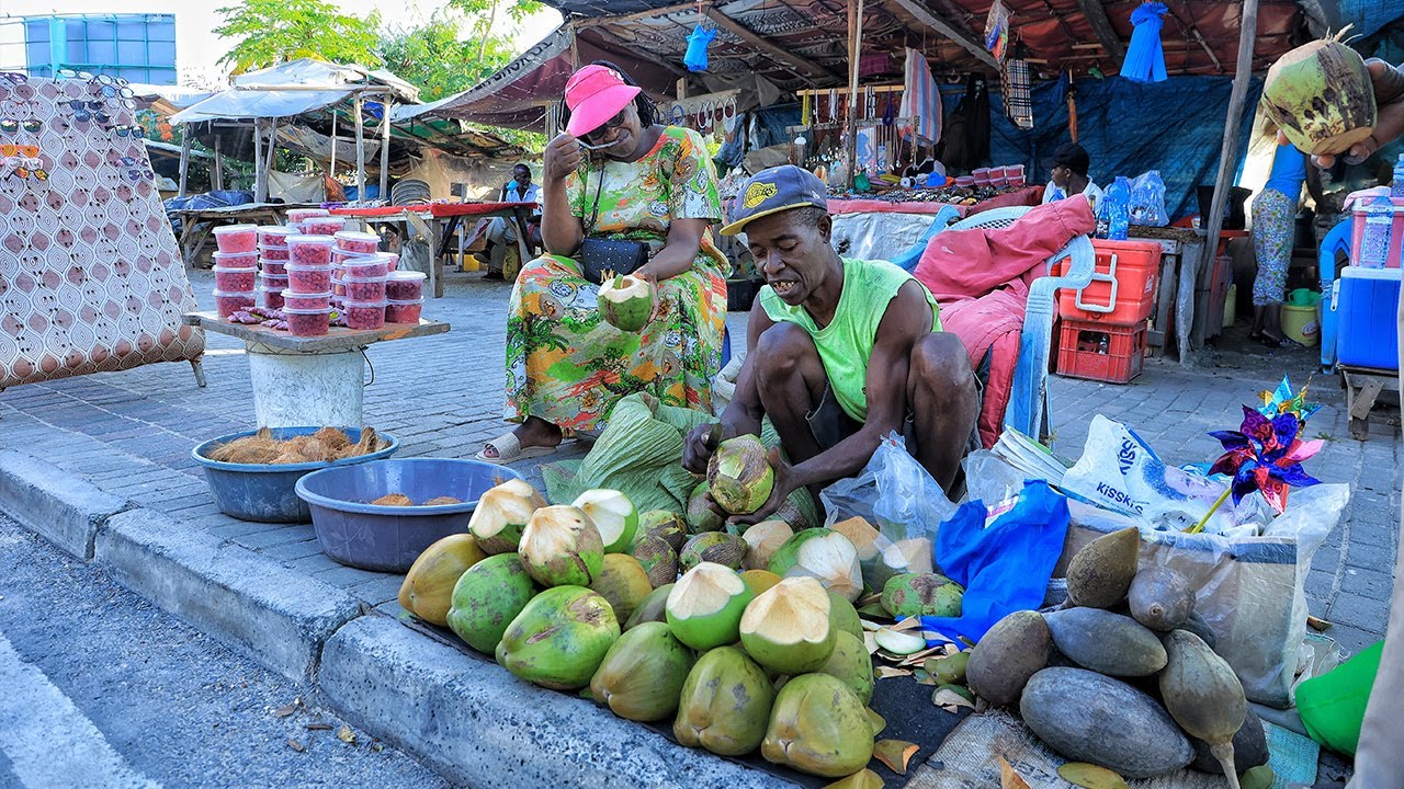 Exploring Mombasa street foods For the First time - YouTube
