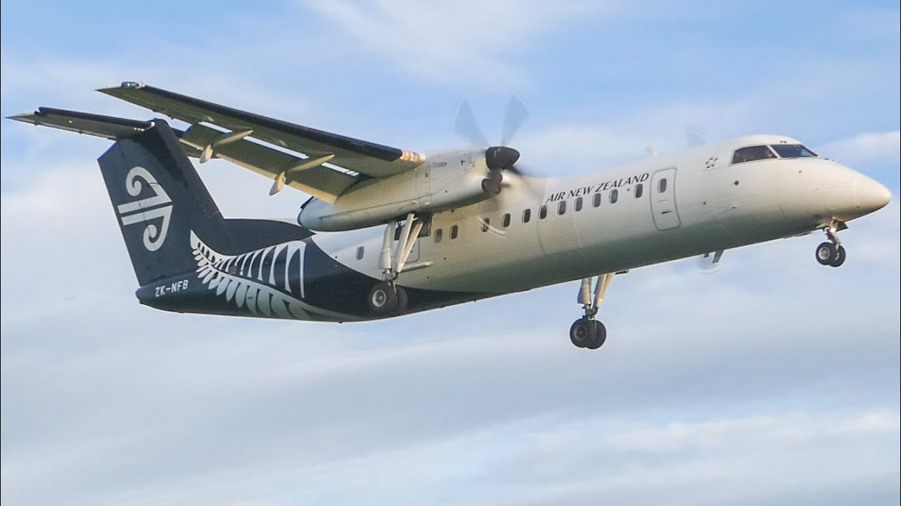 Beautiful Dash 8-300 Landing runway 24 Blenheim Airport (Plane spotting ...