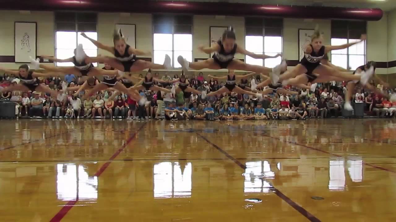 Cheerleader Routine - 7th Grade Orientation 2011 - YouTube