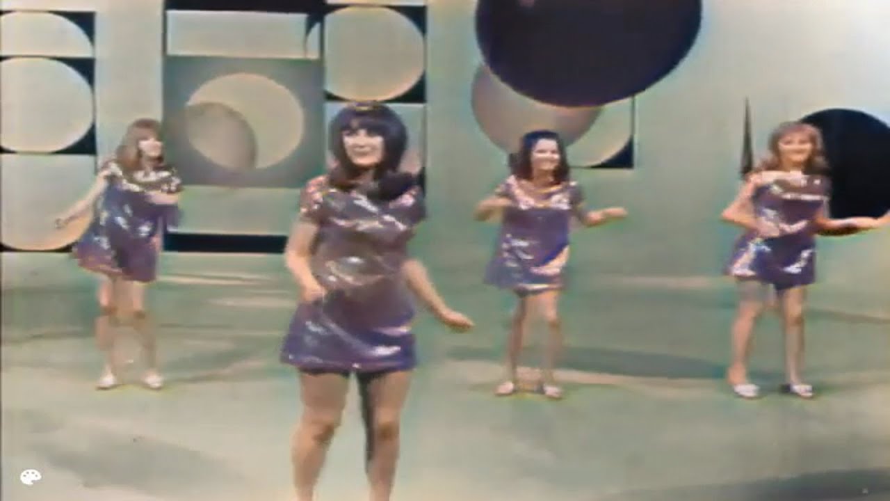 Marcie Jones & The Cookies – I Would If I Could (1960s) - YouTube