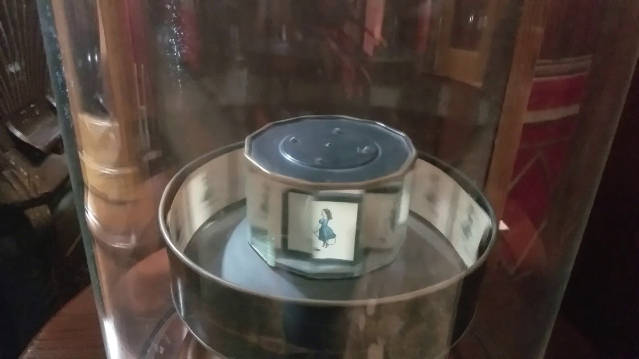 Old animation device - YouTube
