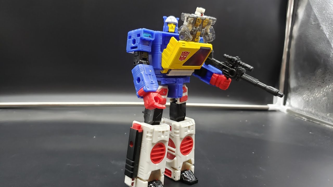 Transformers Legacy Evolution Twincast and Rewind review - YouTube