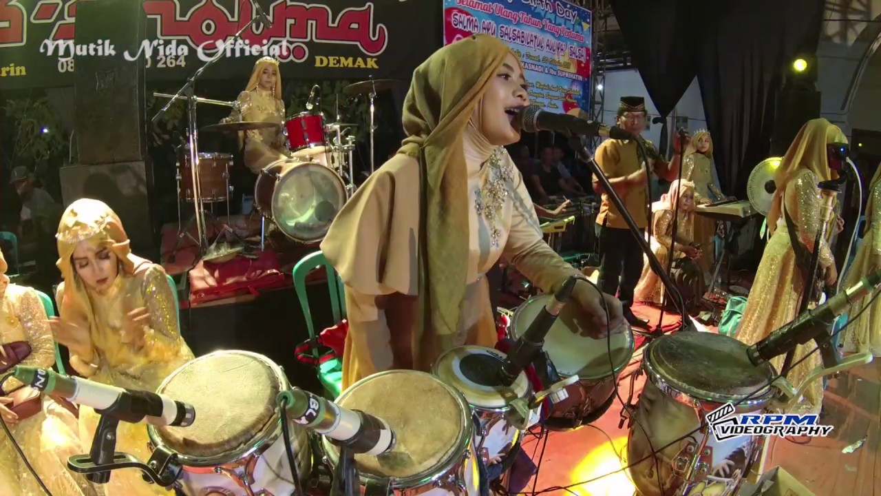 TERHANYUT DALAM KEMESRAAN - MUTIK NIDA RATU KENDANG #ASSHOIMA - YouTube