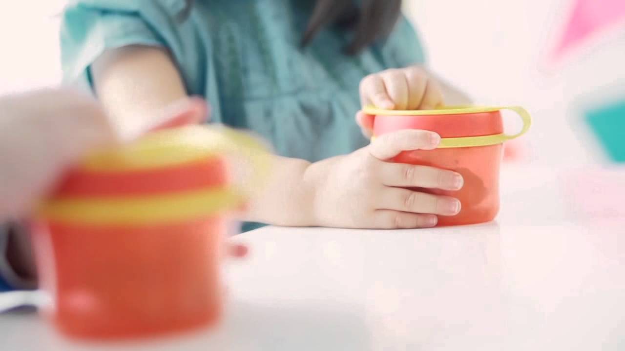 Petit Tupperware Twinkle Snack Cup - YouTube