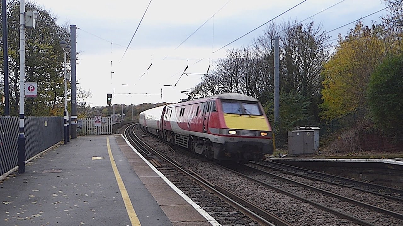 Durham Railway Station (14/11/2016) - YouTube