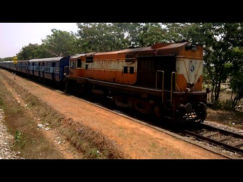 Honking Star ERS WDM3A with Okha Ernakulam Express at Bijoor - YouTube