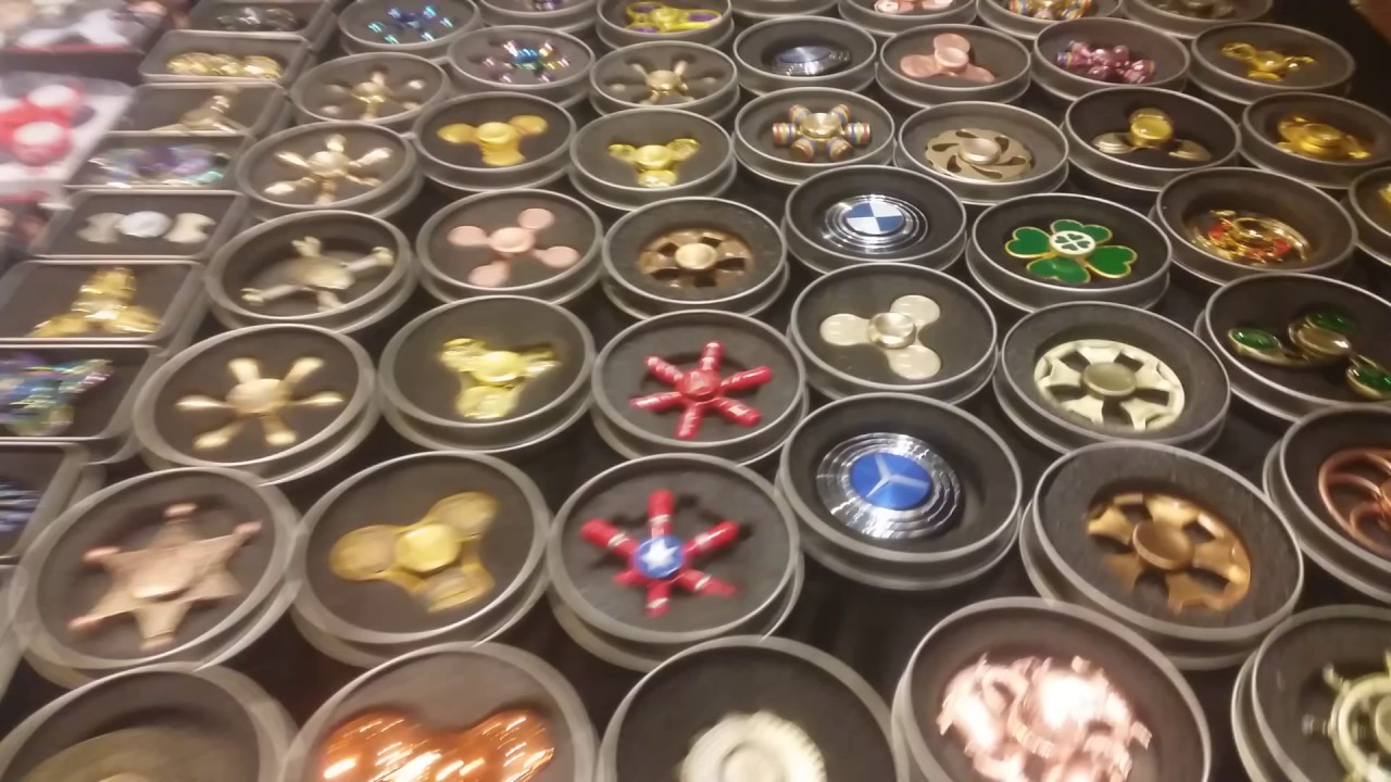 The largest verity of FIDGET SPINNERs in MUMBAI,INFINITY MALL - YouTube