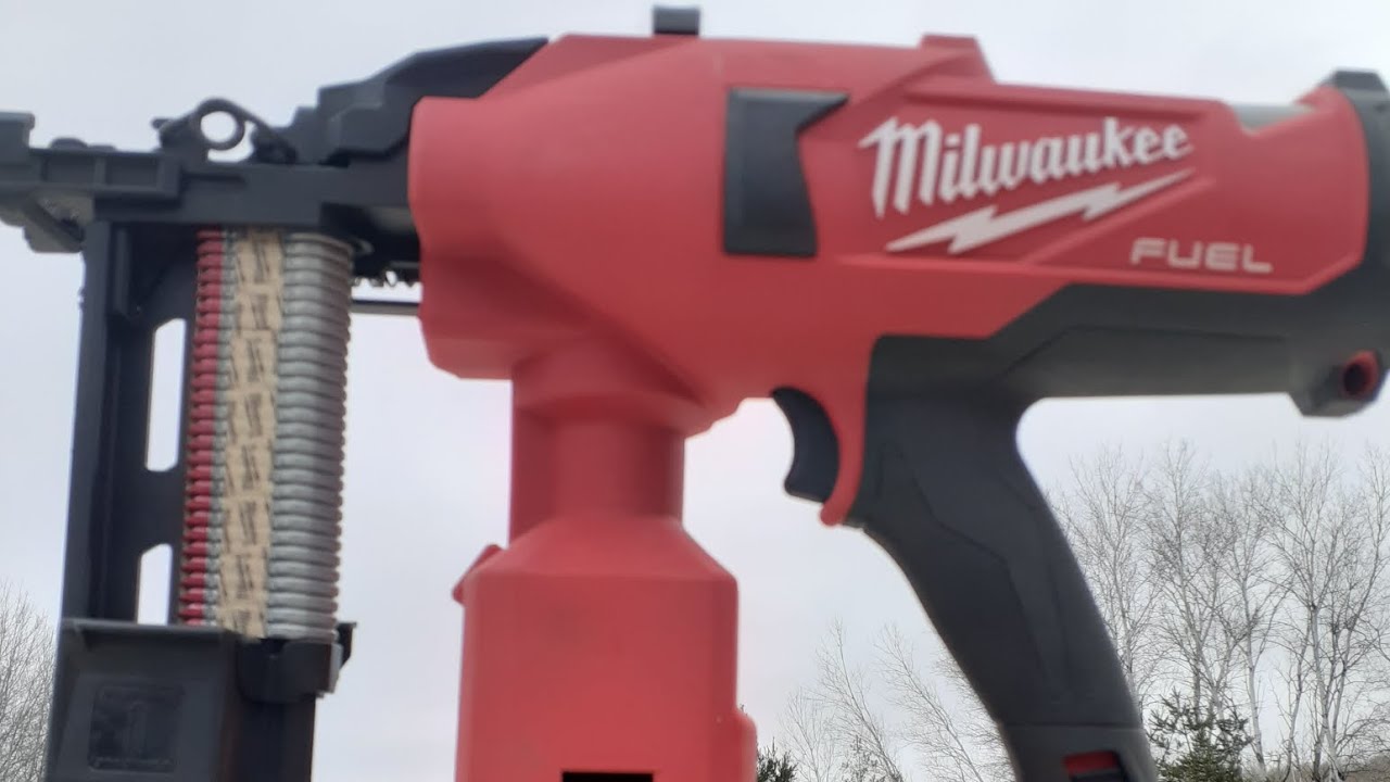 M18 Milwaukee FUEL UTILITY FENCING STAPLER demo - YouTube