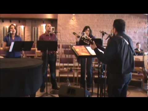 Llevemos al Señor el vino y el pan. Carmelo Erdozain. - YouTube