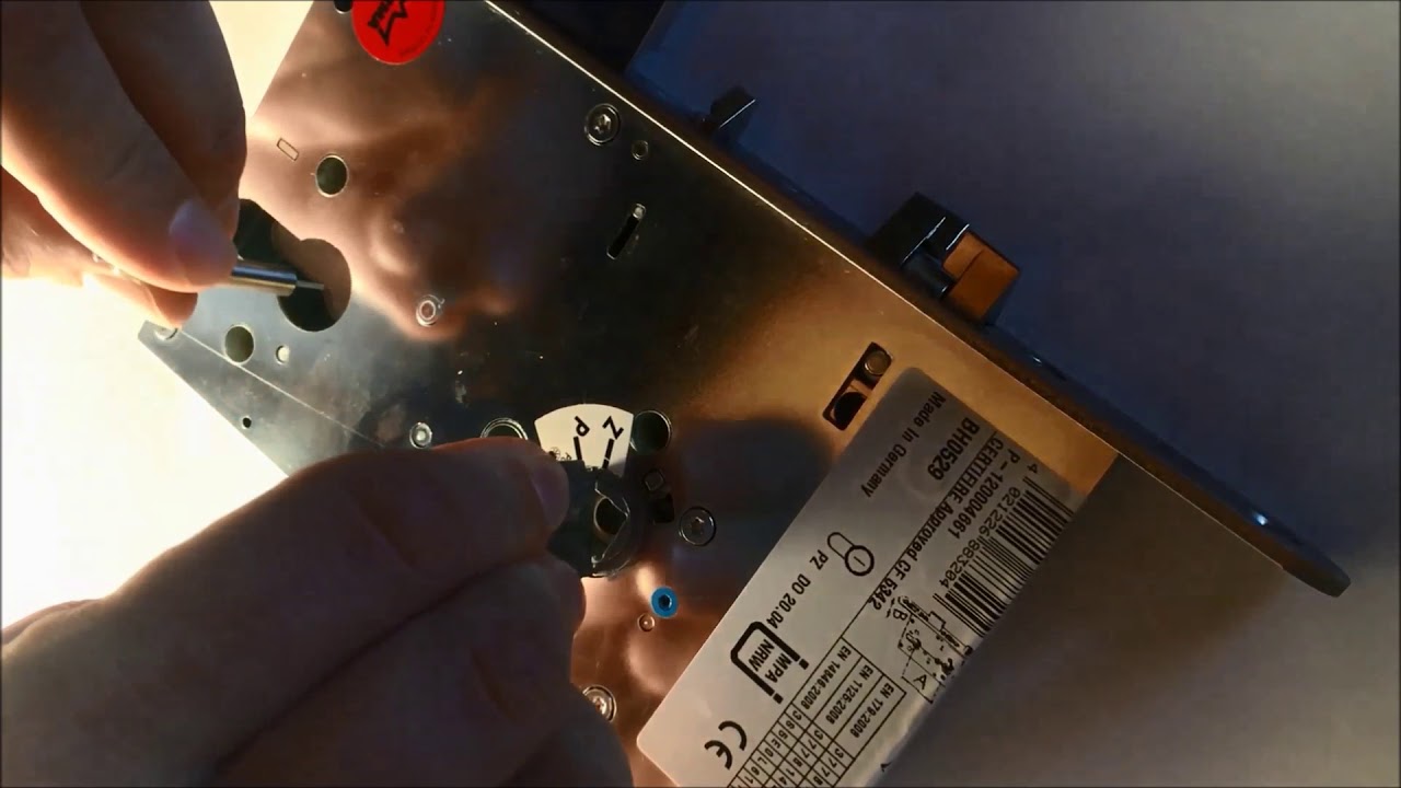 dormakaba changement de sens serrure SVP 6000 - YouTube