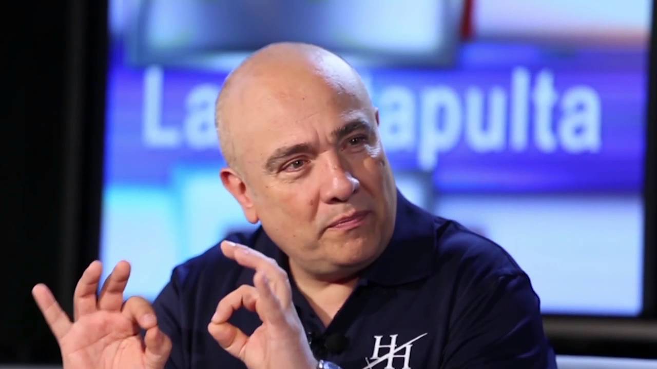 Torre Fuerte, de ser músicos de Luis Miguel a servir al Rey - YouTube