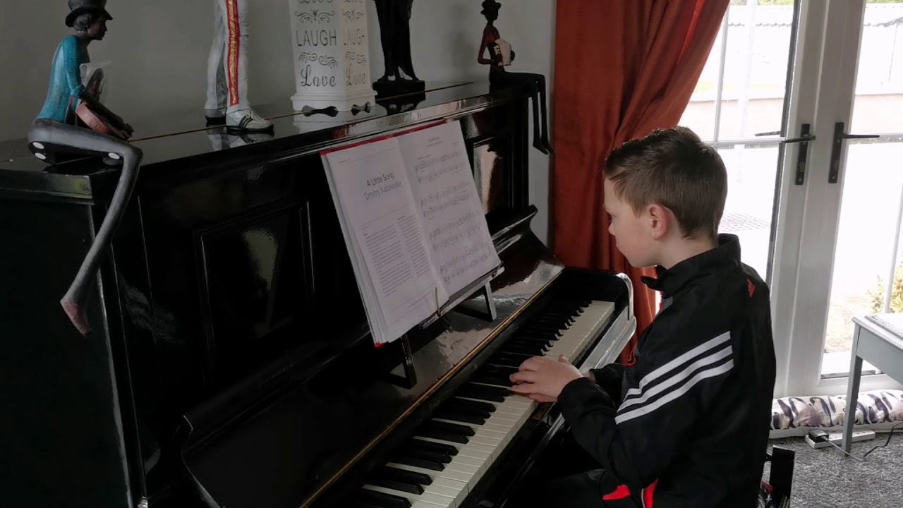 Kris Friel Age 8 A little song Grade 2 LCM - YouTube