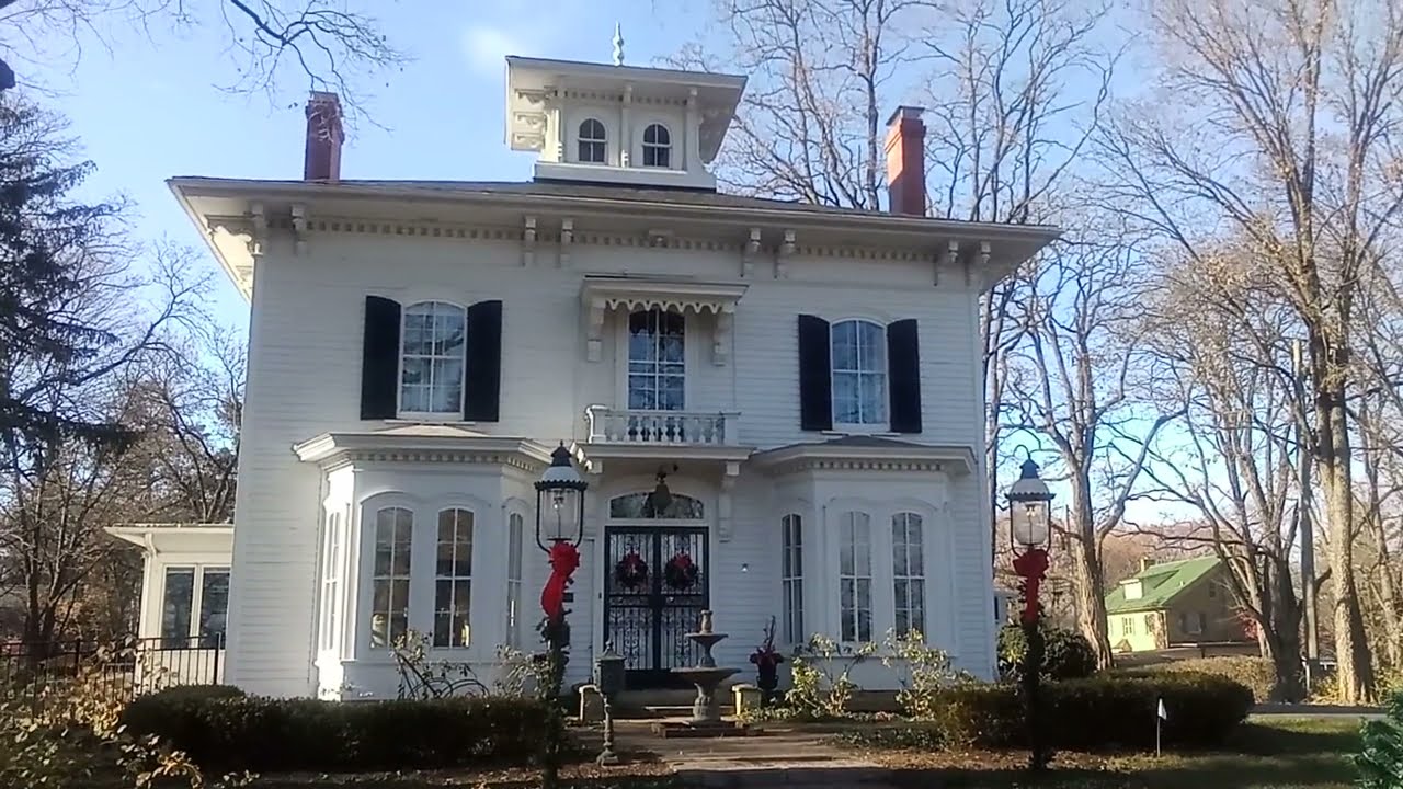 Historic Batavia, Illinois homes along Route 31 - YouTube