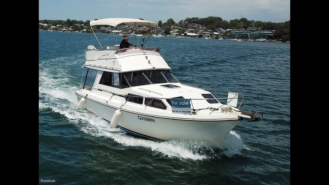 Cruisecraft 800 Flybridge Cruiser - Walkthrough - YouTube