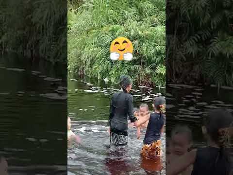keseruan mandi d sungai belakang rumah🤗