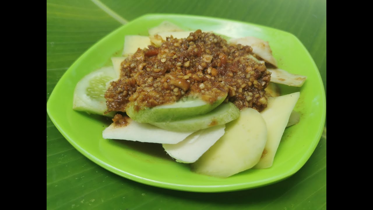 Rujak (Indonesisch fruit salade) Maken - YouTube