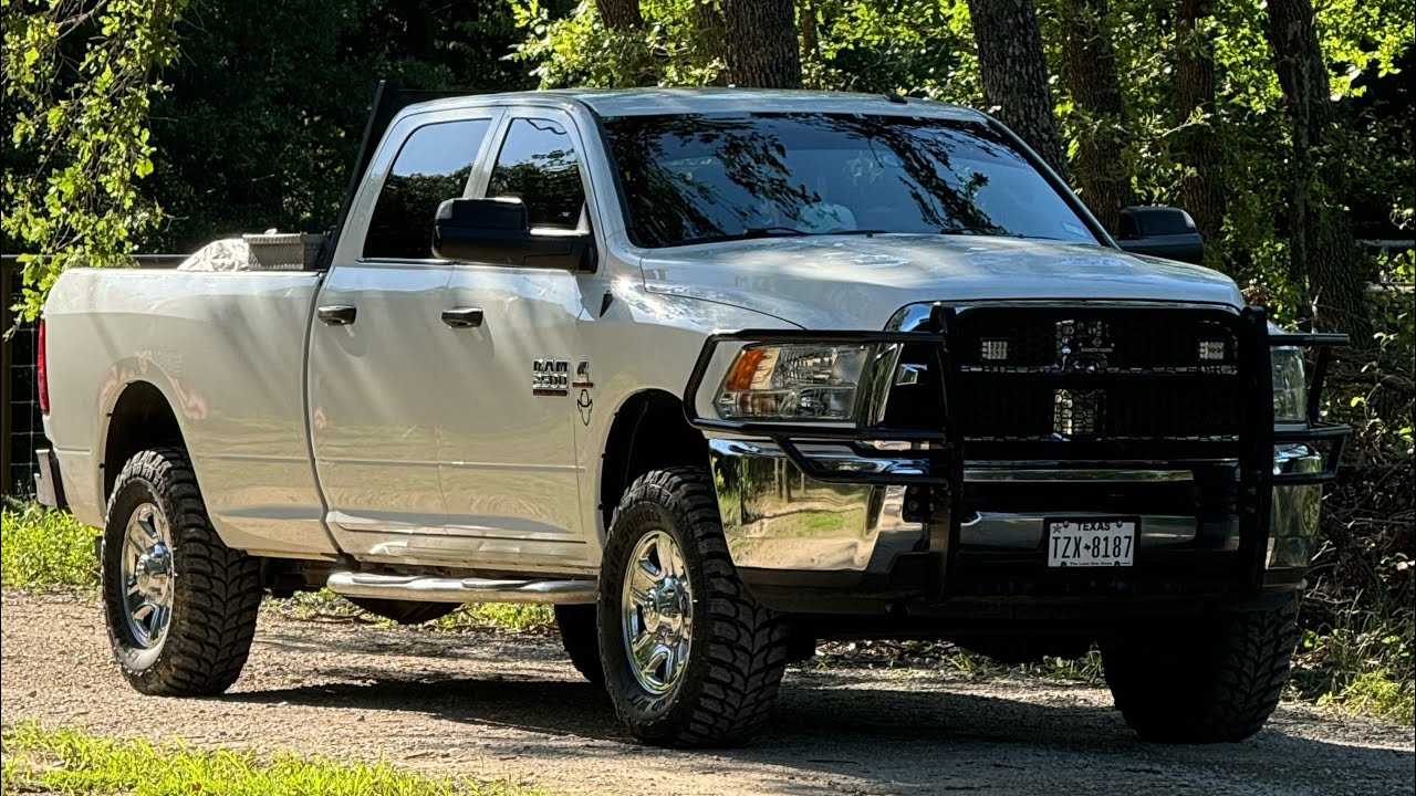 4th gen cummins leveled on 35”s👀 - YouTube