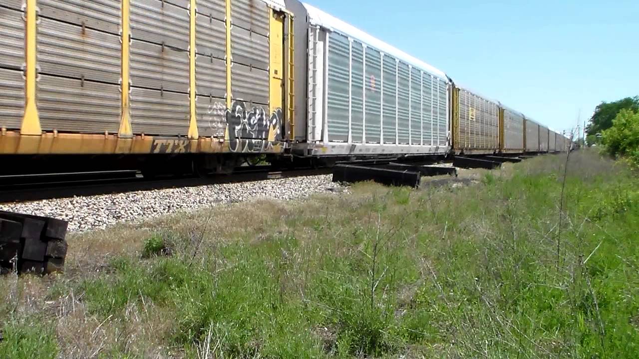 CN M39731 26 West at Durand led by CN 2606. 5/26/13 - YouTube