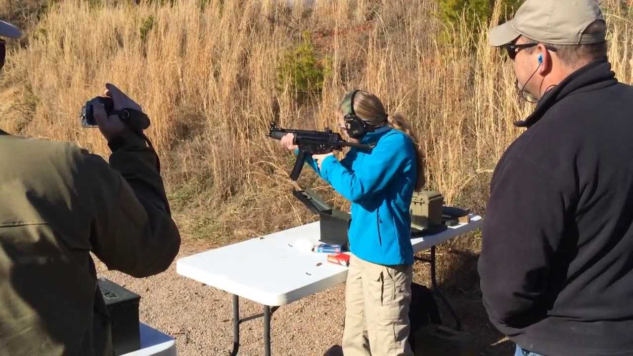 Firing the MP5 - YouTube