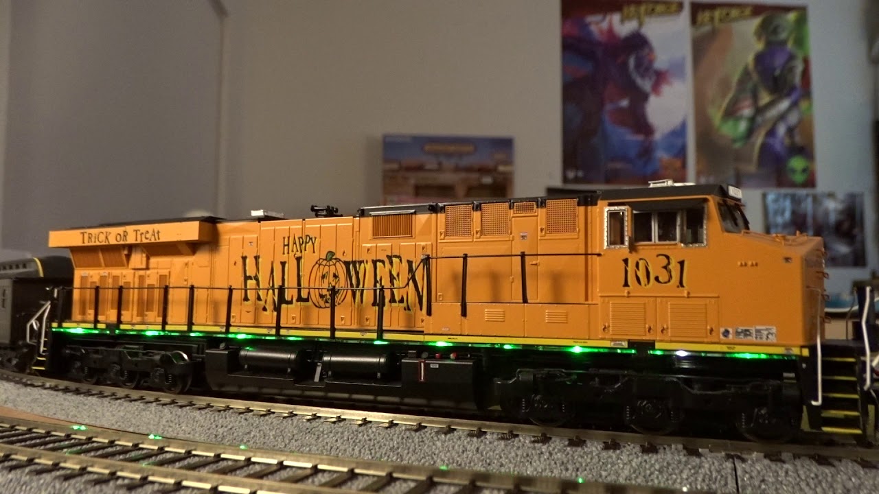 MTH Halloween locomotive HO EC44AC w/ps3 - YouTube