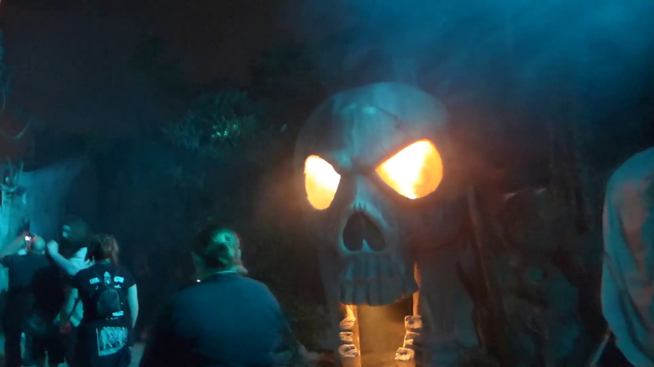 The Black Spot 2018 Howl O Scream at Busch Gardens Tampa - YouTube