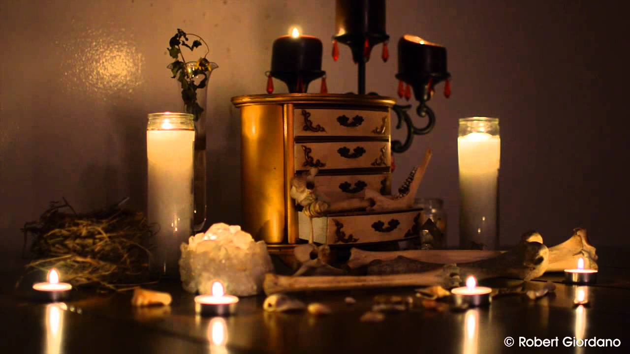 Creepy Music Box by Robert Giordano - YouTube