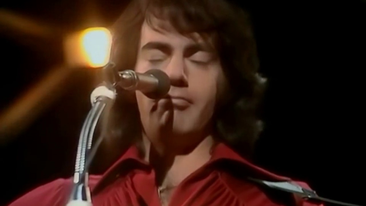 Neil Diamond - Sweet Caroline (1969) - YouTube