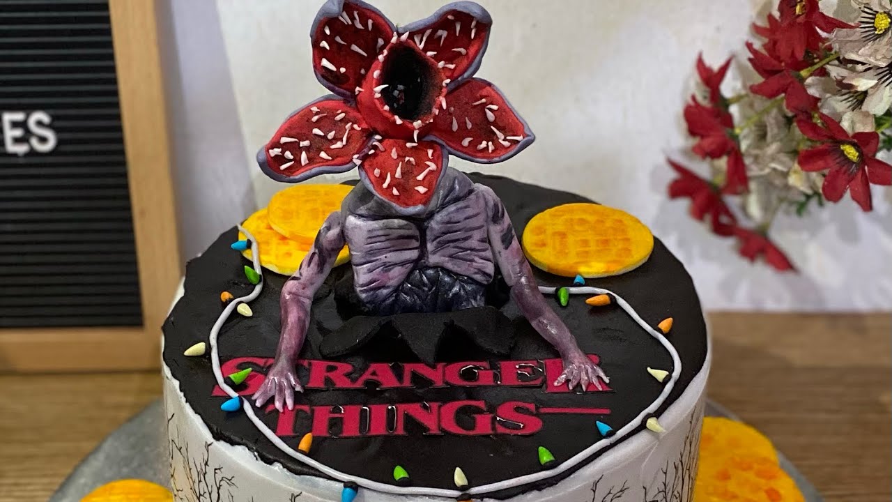 Stranger Things Demogorgon Fondant Tutorial (timelapse video) - YouTube