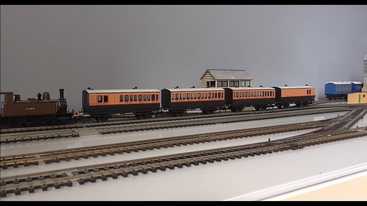 00 gauge model railway "4 & 6 wheel coach running session" - YouTube