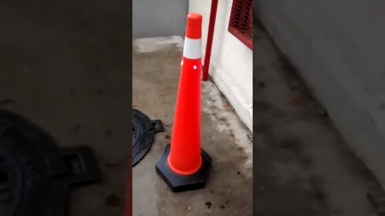 Cono Luminoso Solar para Señalizacion - YouTube