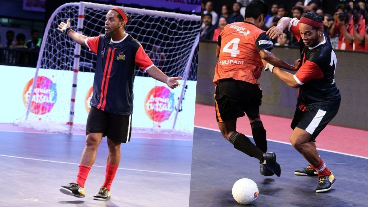Ronaldinho Crazy Skills in Futsal - YouTube