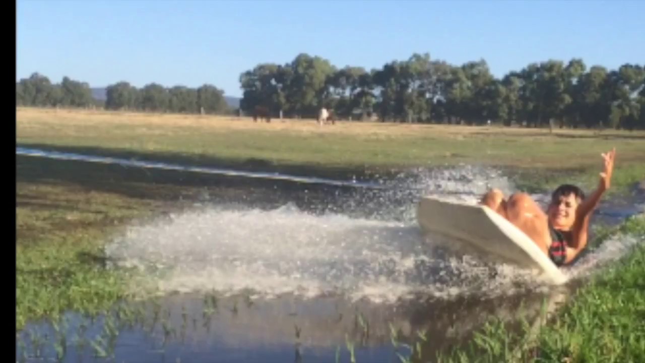 Water skiing the redneck way - YouTube
