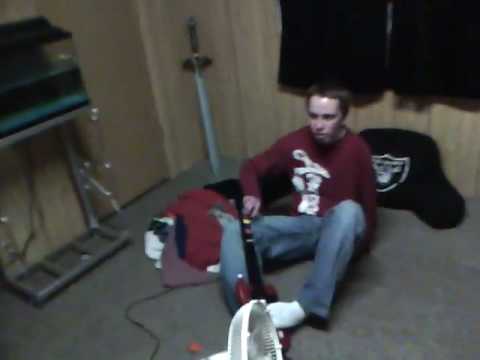 1 armed kid plays guitar hero - YouTube