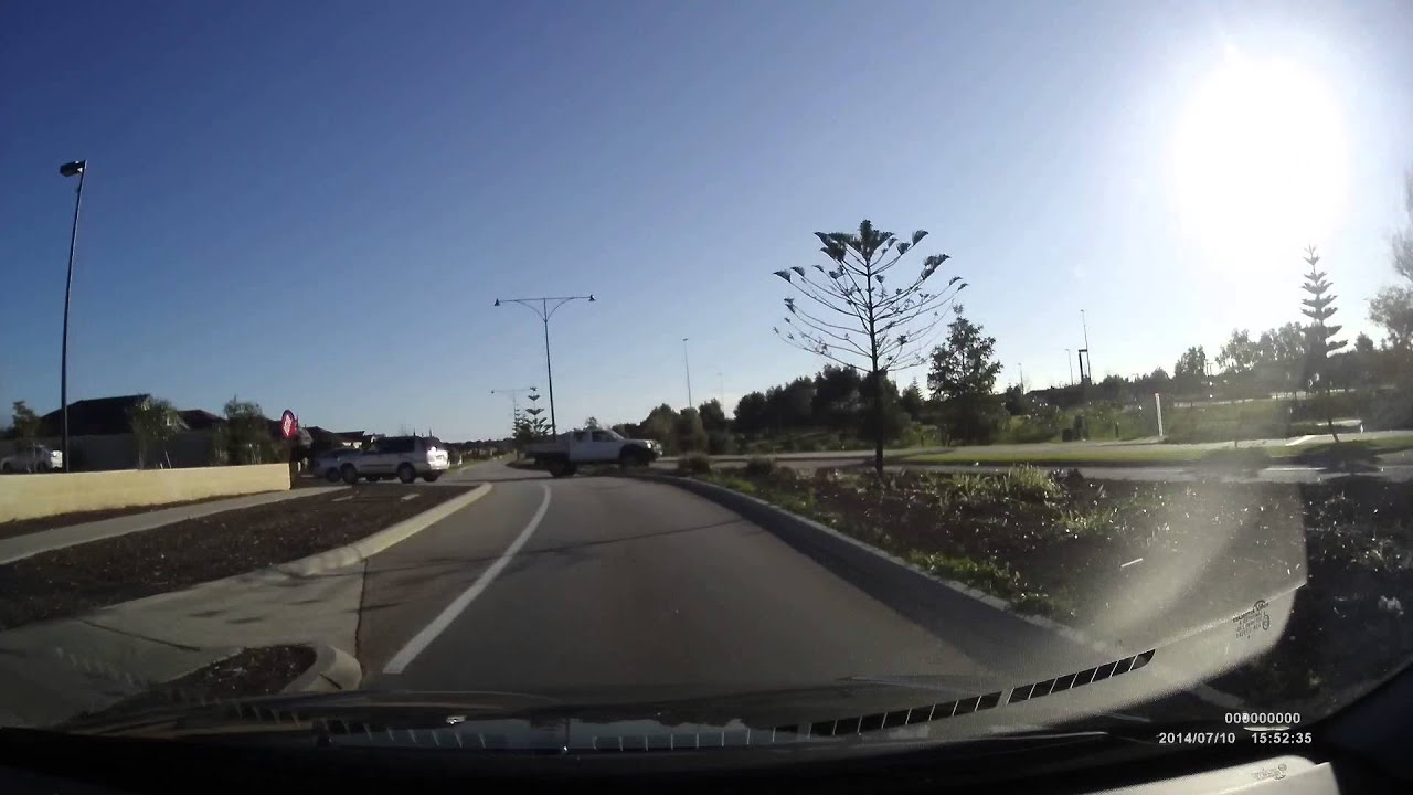 ute drives over median strip - YouTube