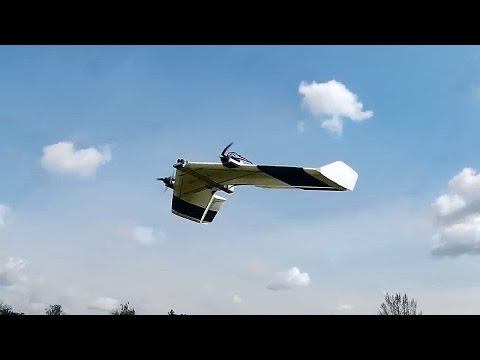 Experimental flying wing - YouTube