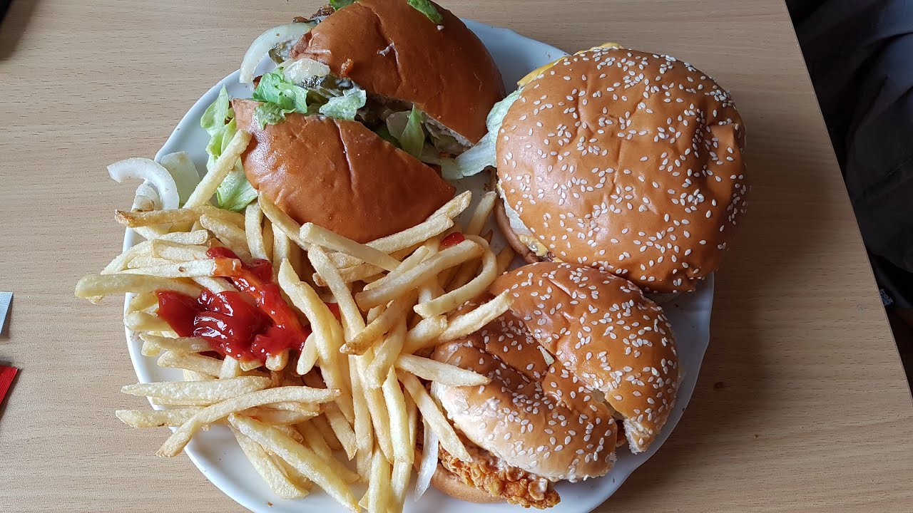 Burger King Yankee Crispy Chicken Burger With American Dressing - YouTube