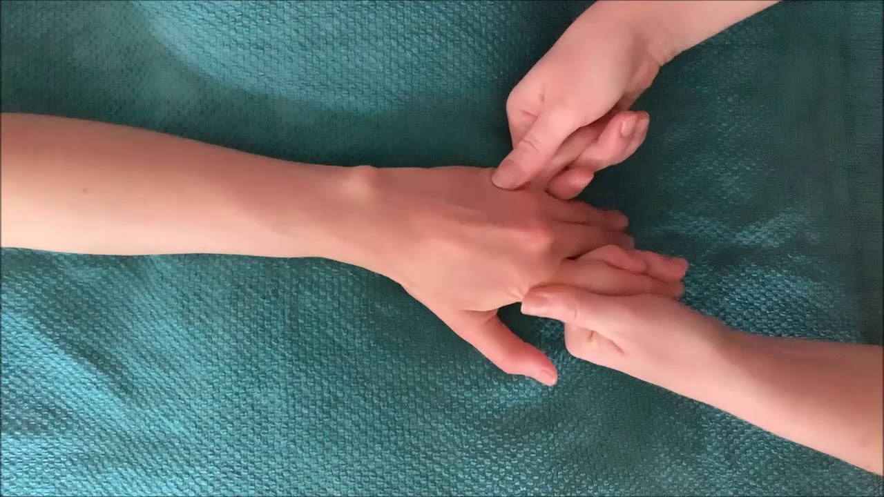 2 Ausstreichen der Finger - YouTube