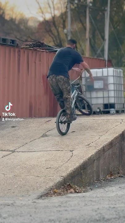 Trevor shreds the streets #bmx #bmxstreet #barspin #foryou #shorts #pittsburgh #fakie #animal # ...