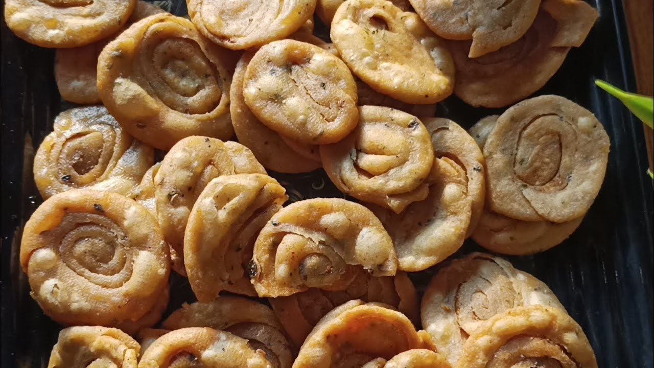 Kuch mann kar rha khane ko? special Mathri recipe Quick and Easy - YouTube