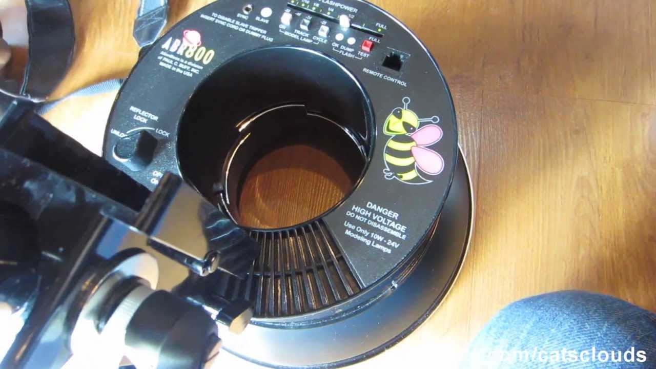 Alien Bees ABR800 Ring flash - YouTube