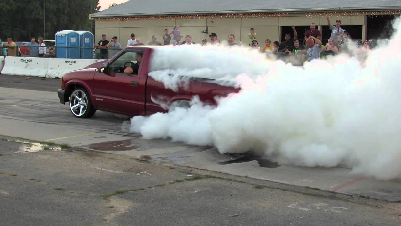 Chevy S10 Big Burnout - Slam Jam 2012 - YouTube