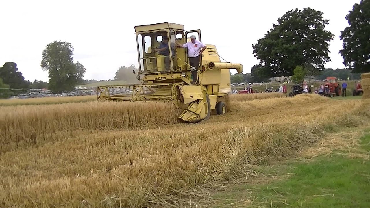 New Holland Clayson M 122 Combine - YouTube