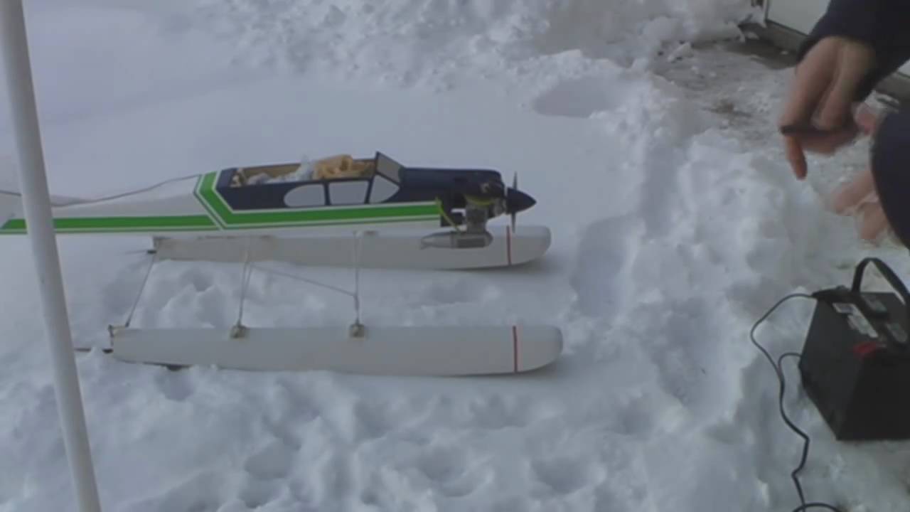 Rc float plane taxi test - YouTube