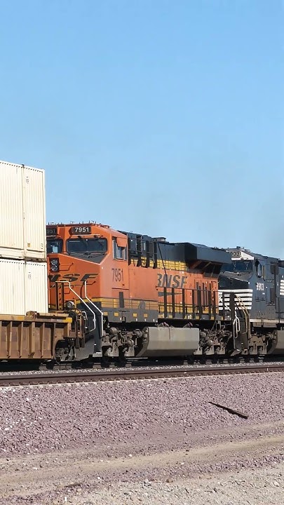 RAILFANNING SHORT BNSF 6752 EB MP 740 NEEDLES SUB 10-6-2023 #railfaning #railway #railfanner ...