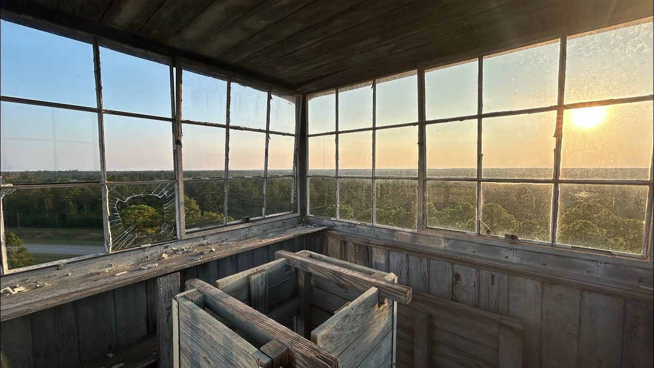 Climbing an abandoned fire tower, southern Alabama - YouTube