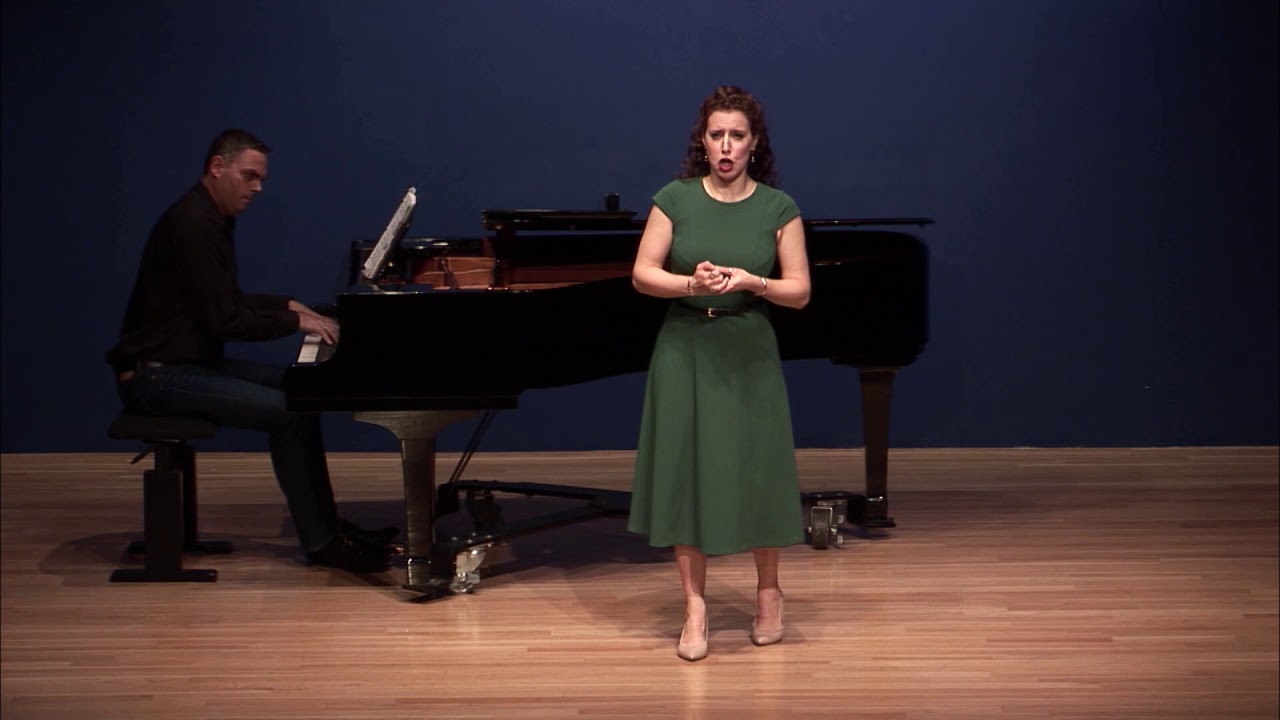 Amy Maude Helfer sings "You'll Never Walk Alone" - YouTube