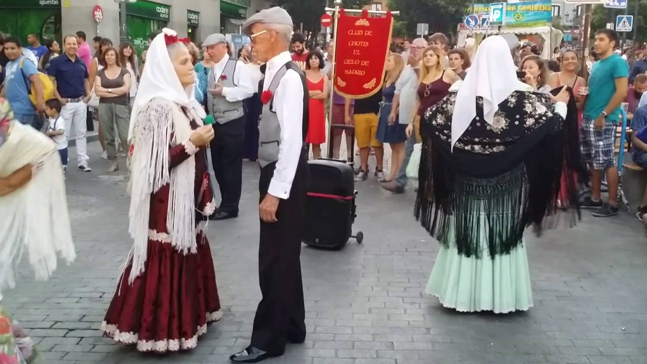 Chotis en Lavapiés (Agosto 2016) - YouTube