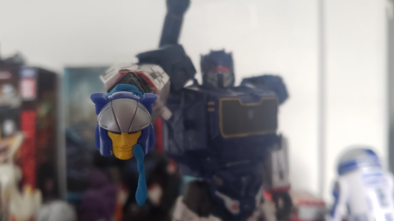 Transformers Soundwave beats up Autobots stop motion - YouTube