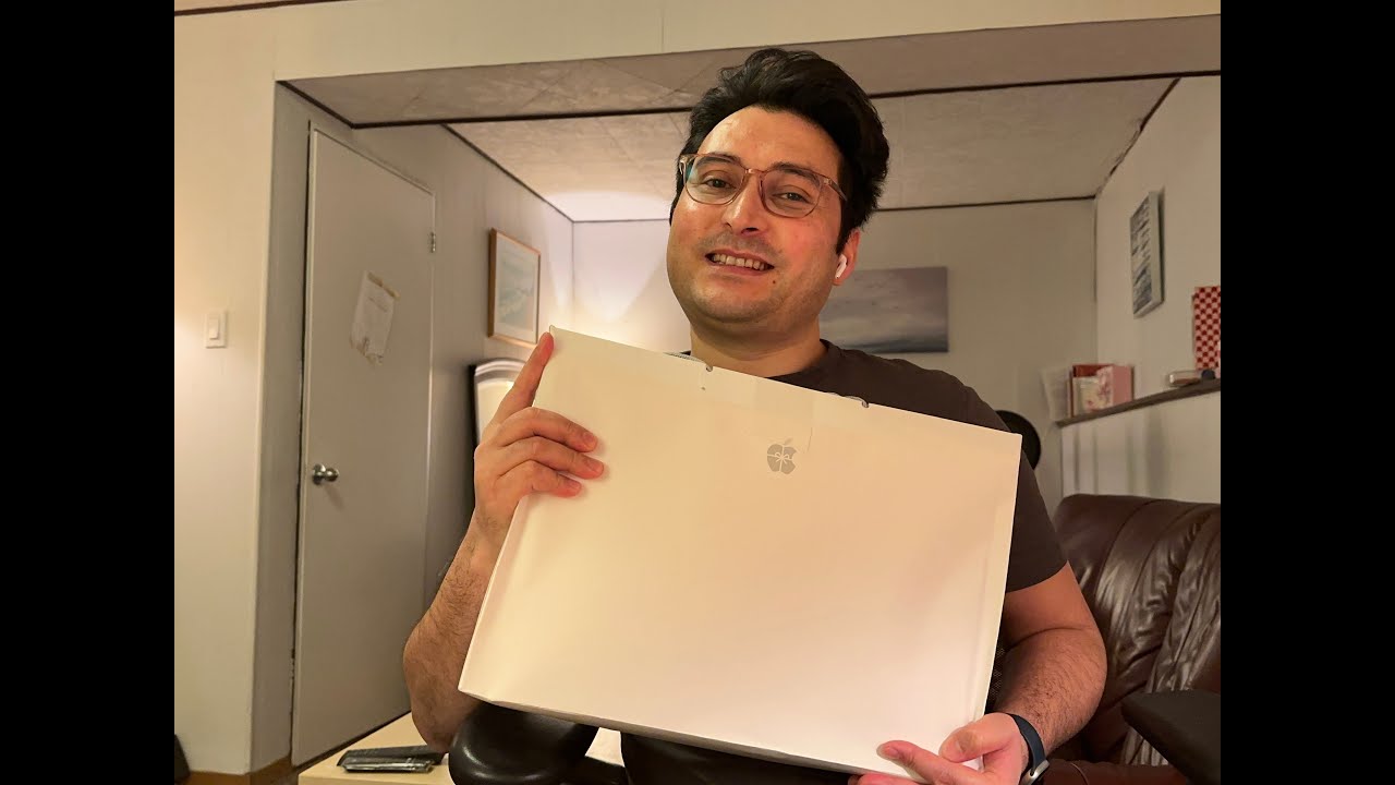 Unboxing MacBook Pro - YouTube