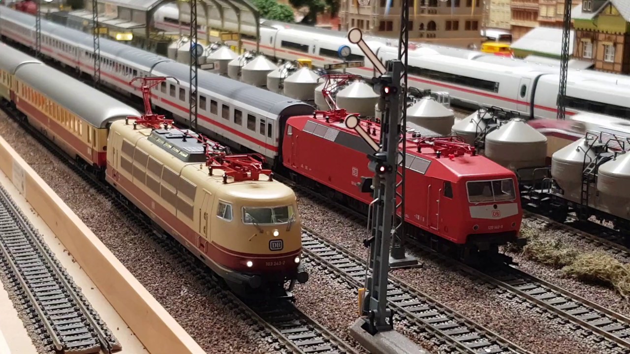 Trix BR 103, BR 120, TEE VT11.5, V200 052, BR 290 Abfahrt + Ankunft ...